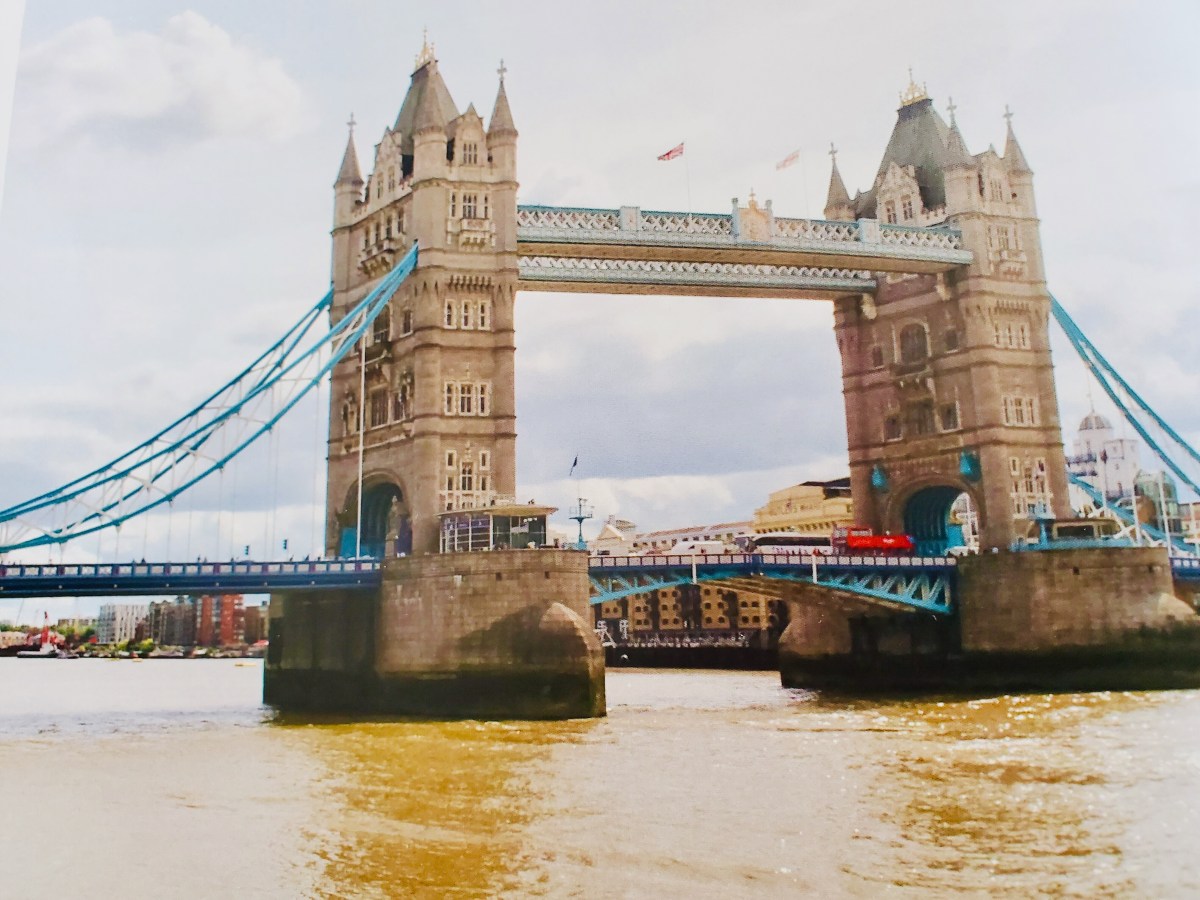 Tower Bridge – Briton – 100CountryTrek.com