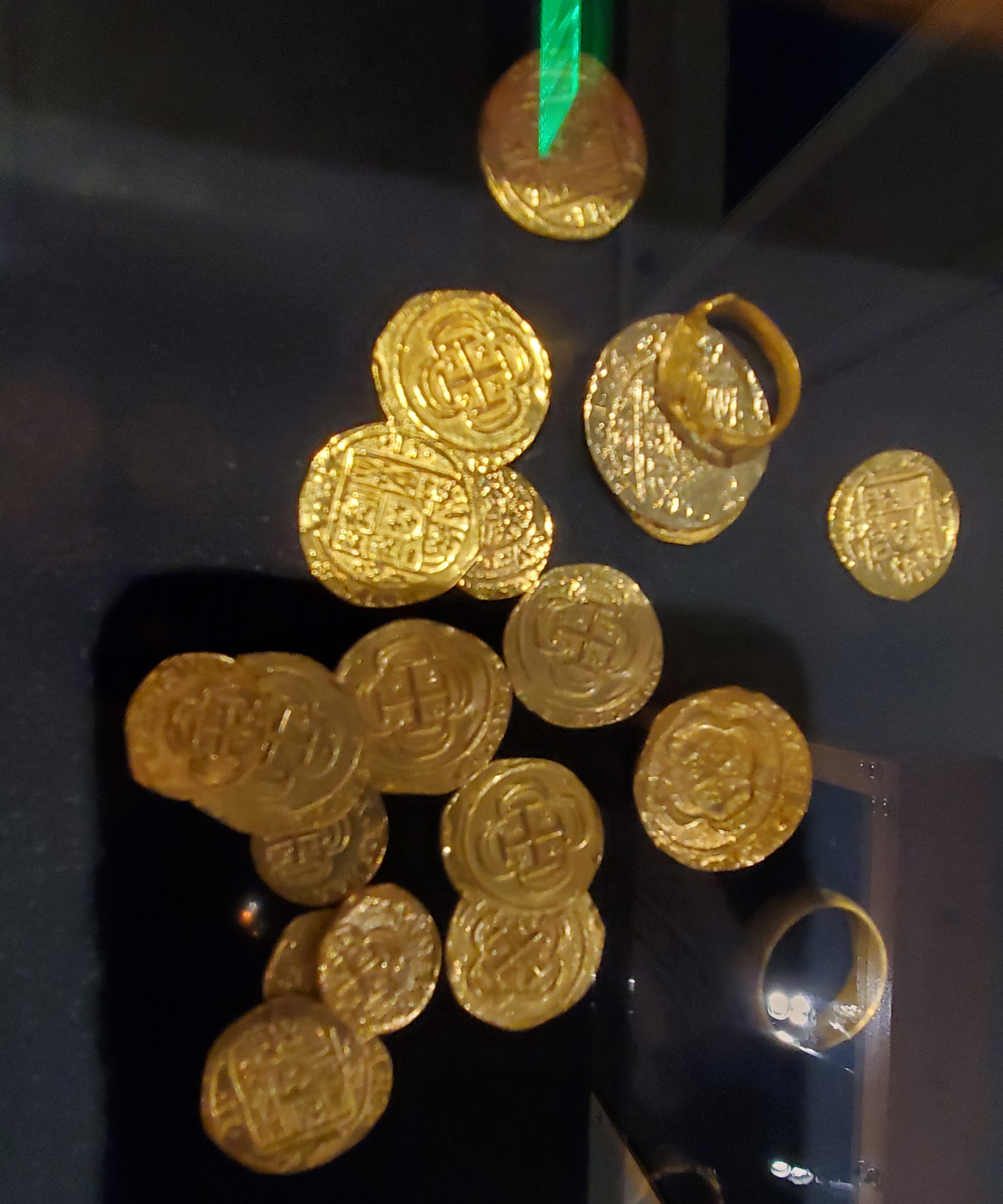 Bermuda Underwater Exploration Institute – 100CountryTrek.com