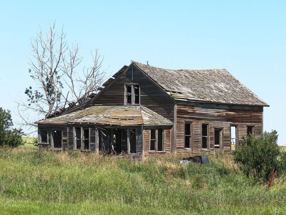 Ancient Old Houses – 100CountryTrek.com