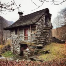 Ancient Old Houses – 100CountryTrek.com